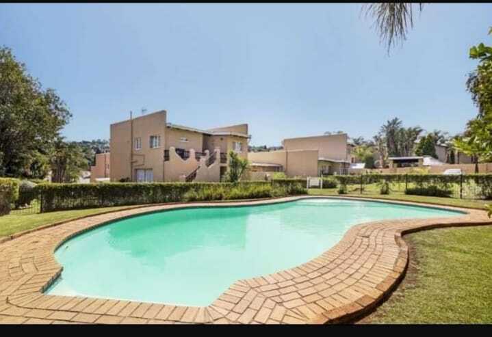 ROODEKRANS - 1ST FLOOR- 2 BEDS, 1 BATH