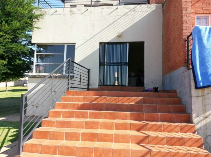 Lovely 2 Beds Townhouse in Ruimsig Roodepoort to Rent for R 6 600.00